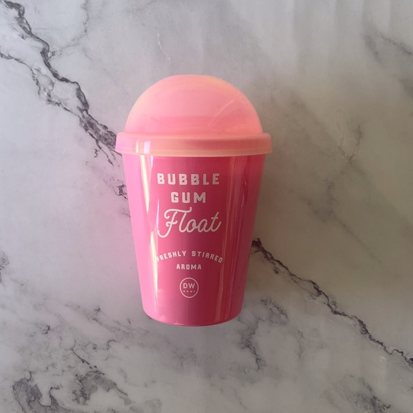 DW Home | Accents | Dw Home Candle Sips Collection Bubble Gum Float ...